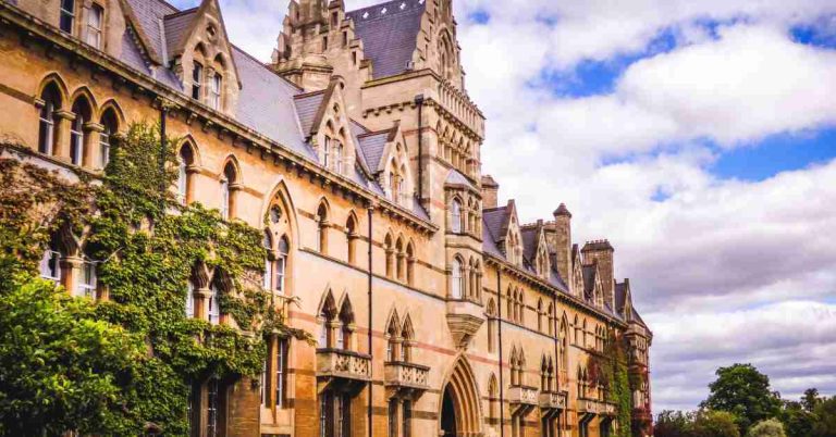 Difference Between College and University: A Complete Guide