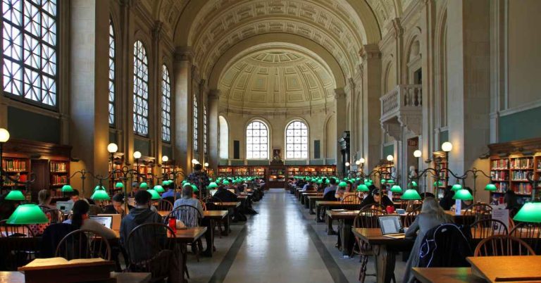 Boston University Acceptance Rate 2025: Key Facts & Insights
